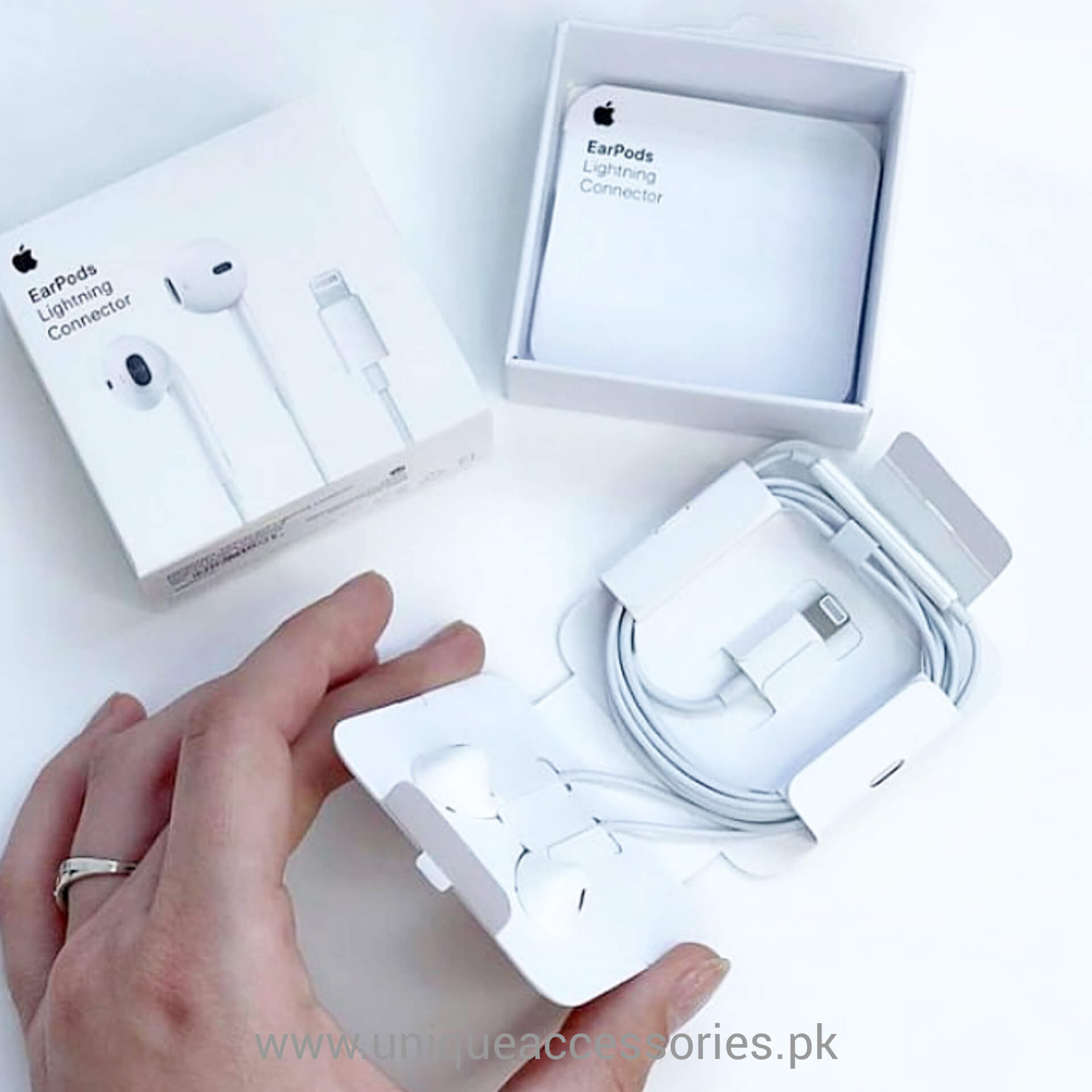 Apple EarPods with Lightning Connector - Unique Accessories